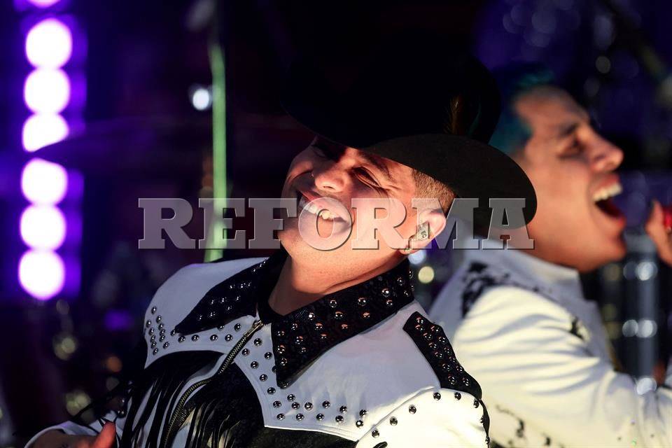 Eduin Caz responde a abucheos en juego de la NFL