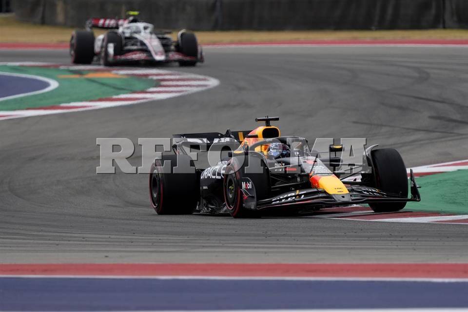 Verstappen gana la Sprint en EU; Checo Pérez termina noveno