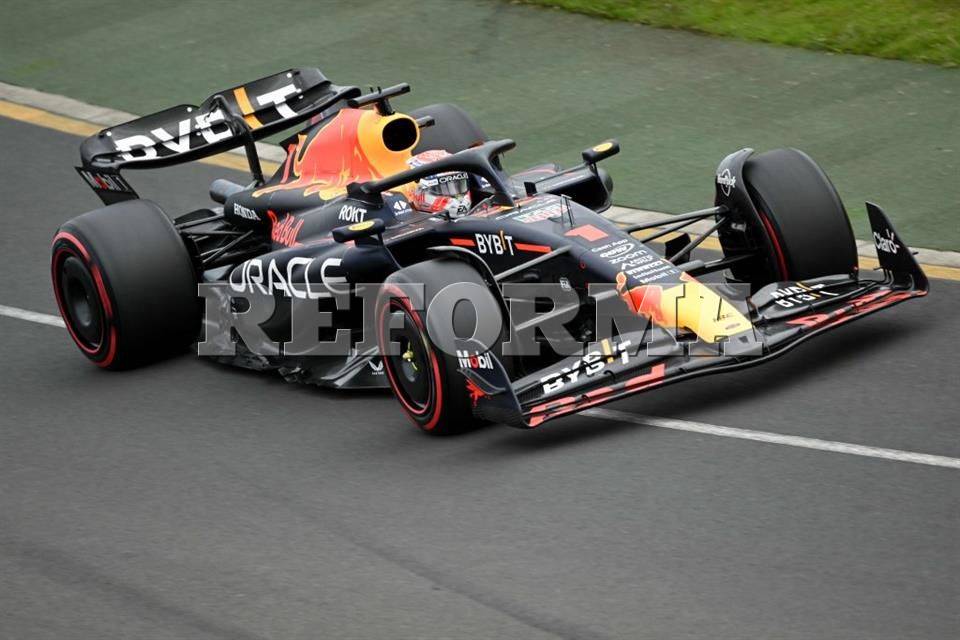 Max Verstappen se queda con la pole para el GP de Australia